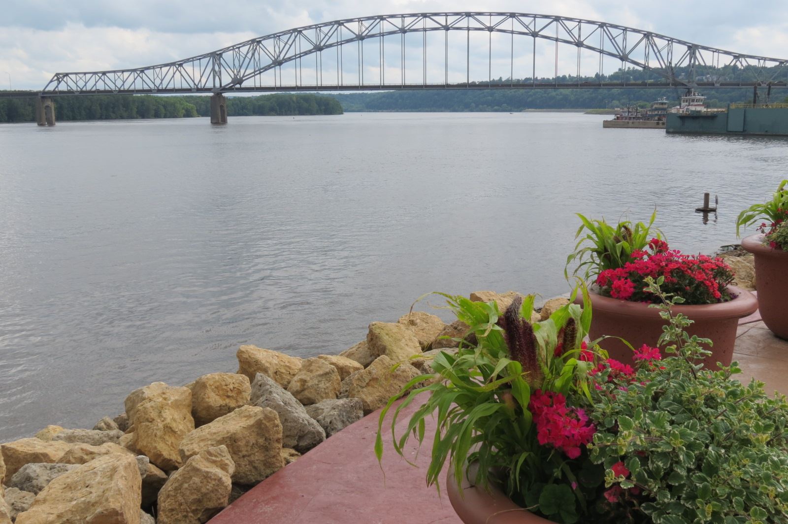 Locations Hub - Mississippi River Walk/ Port of Dubuque