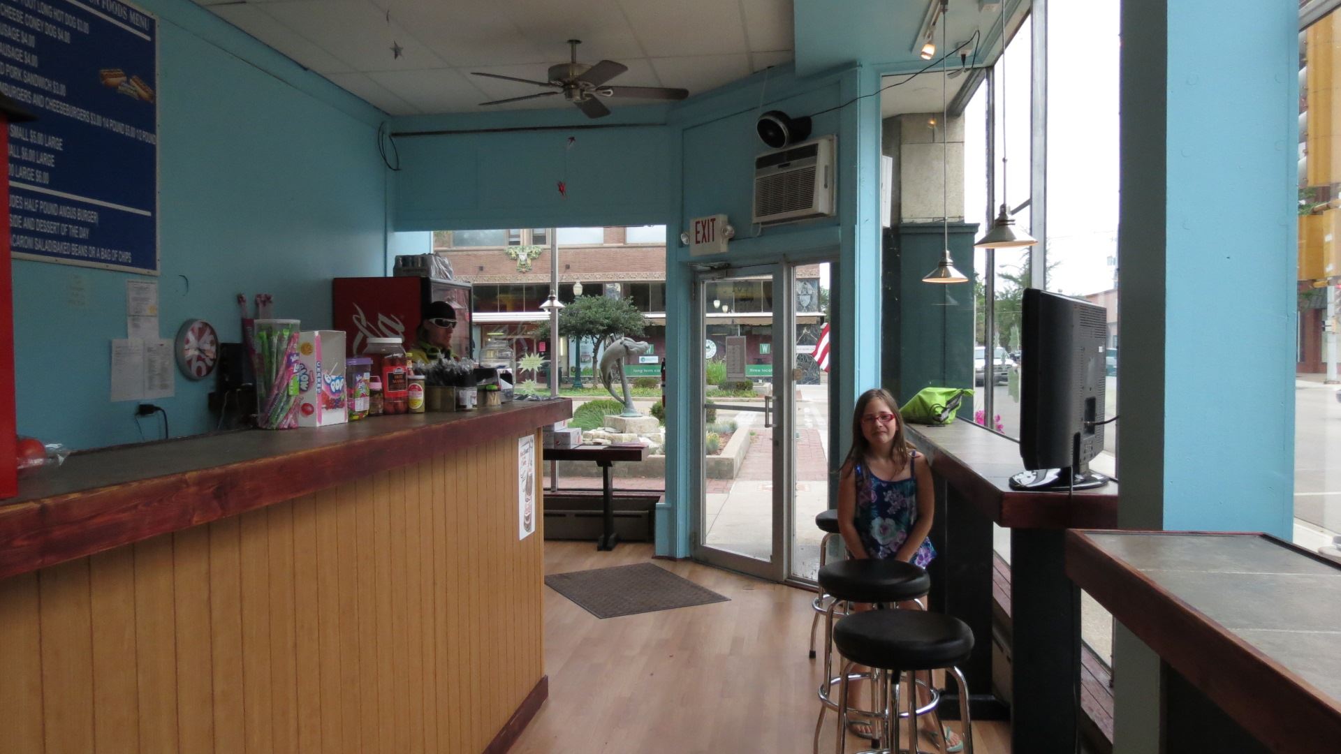 Locations Hub - River Front Ice Cream