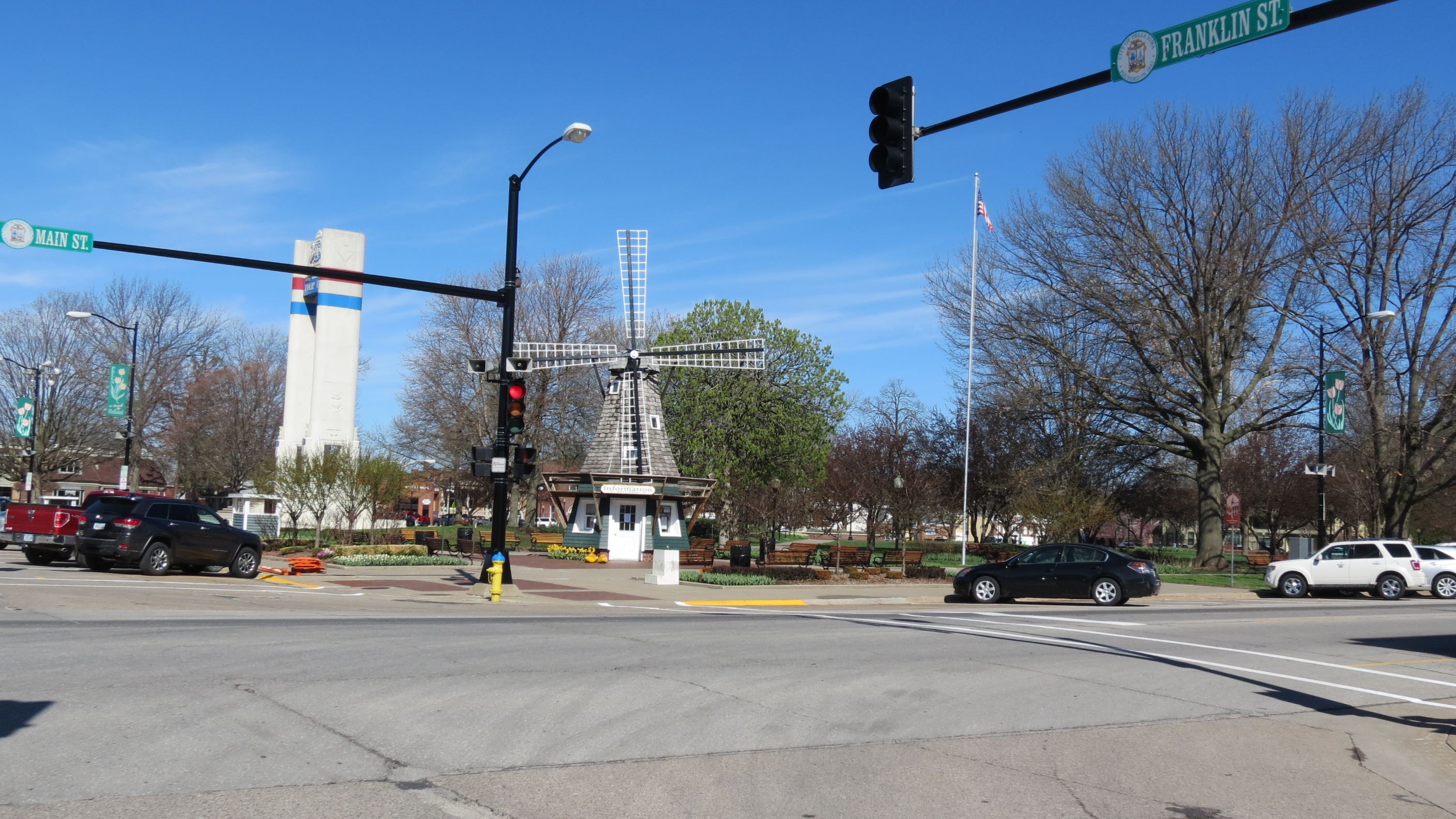 Locations Hub - Pella Iowa Town Square