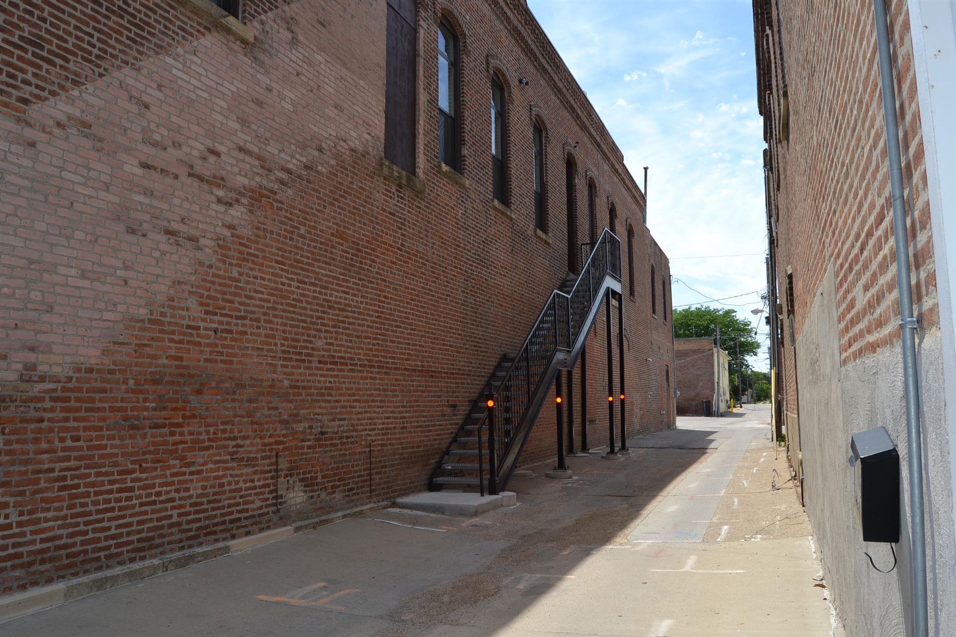 Locations Hub - Winterset Town Square streetscape 2