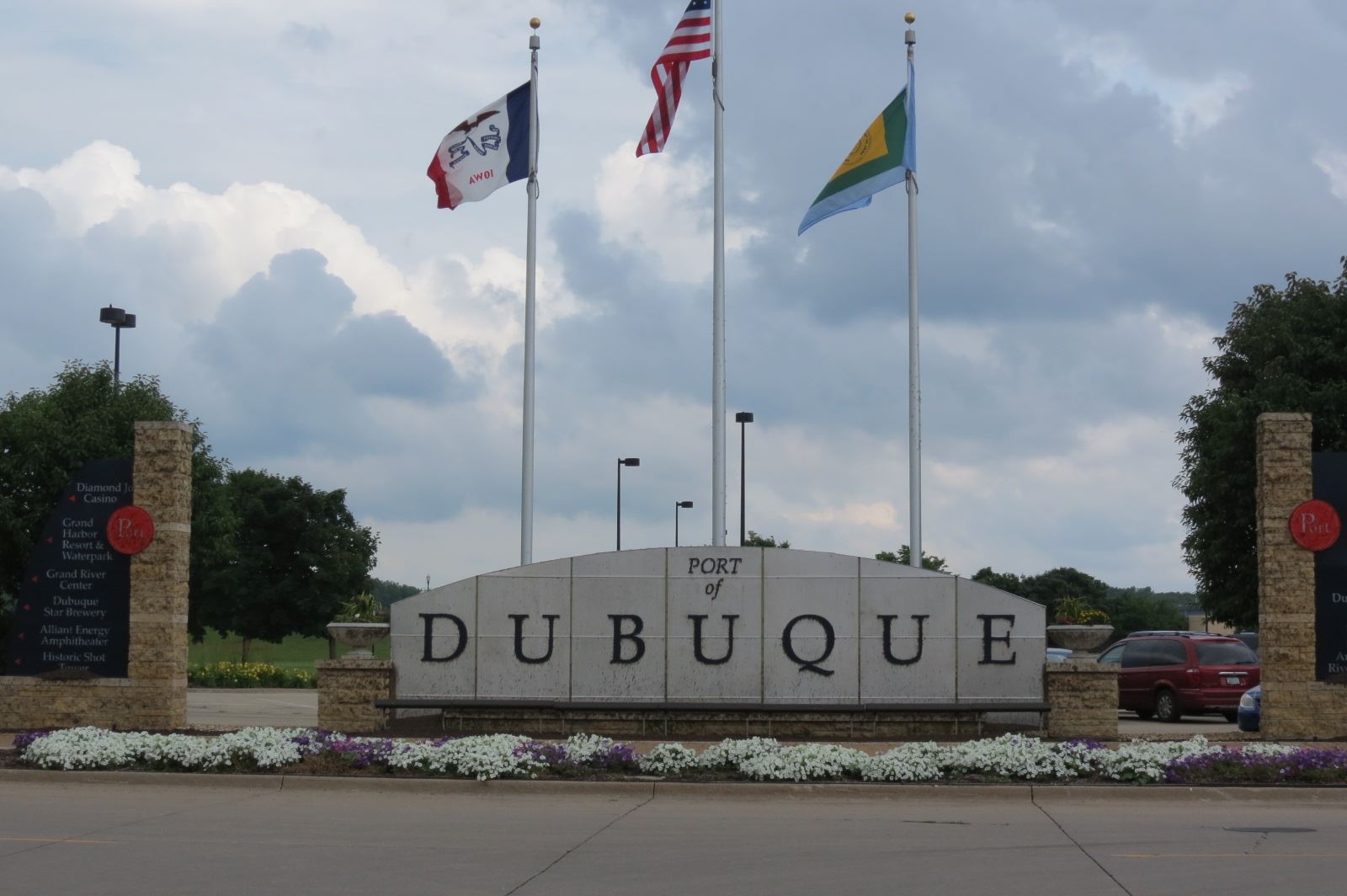 Locations Hub - Mississippi River Walk/ Port of Dubuque