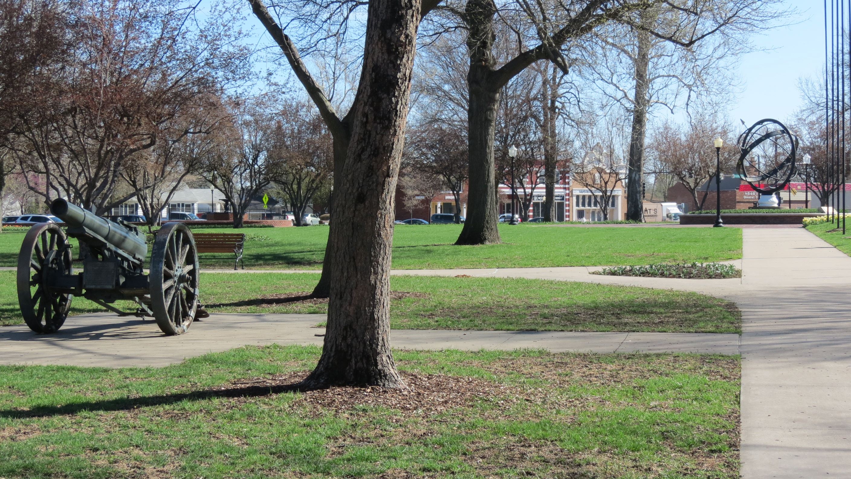 Locations Hub - Pella Iowa Town Square